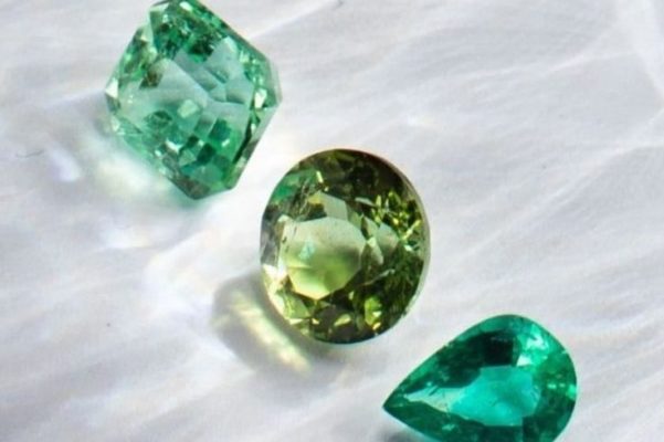 Peridot Stone, Simbol Keberuntungan Kelahiran Bulan Agustus - Toko Mas Jawa